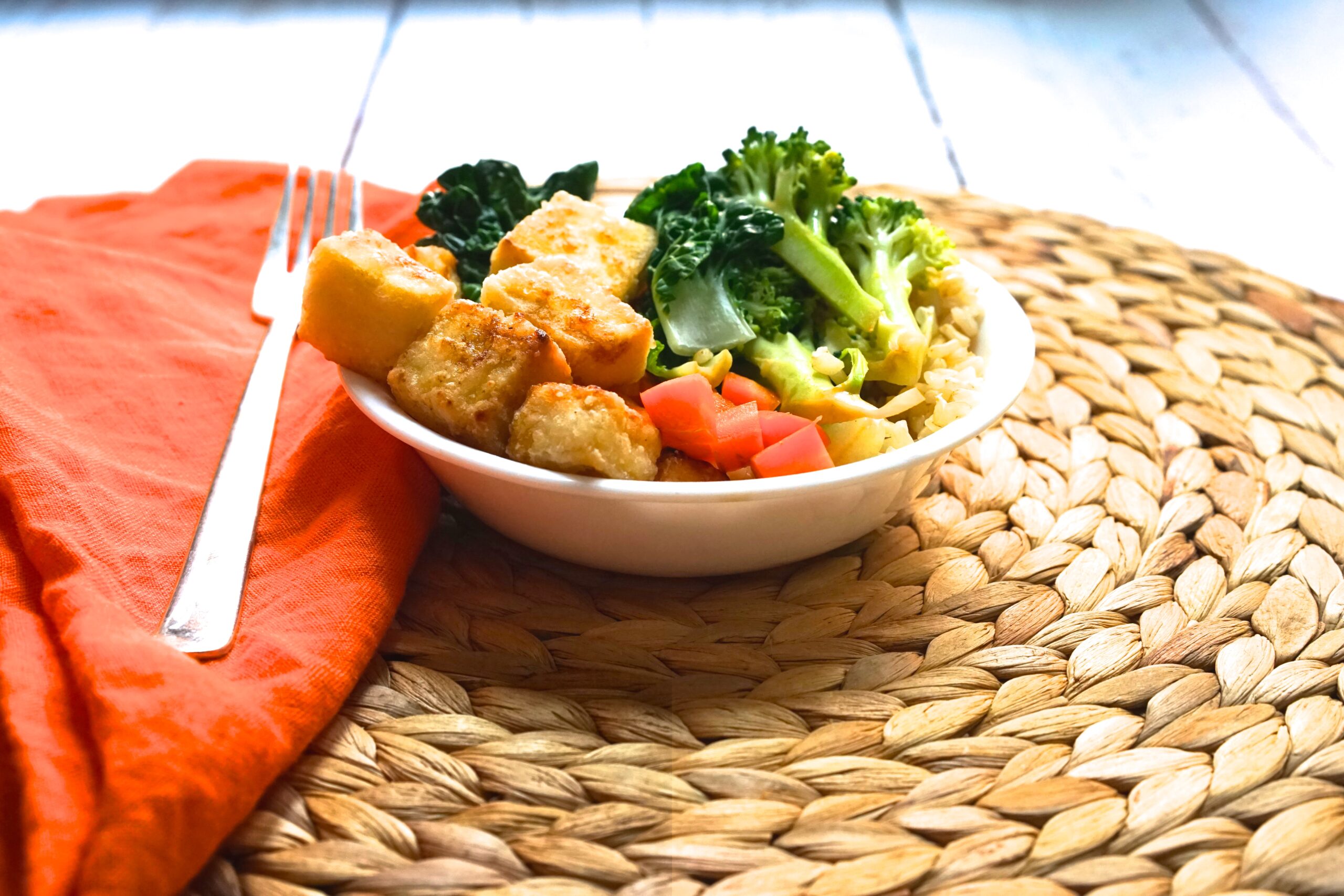 Balanced Lunches On A Budget: Crispy tofu bowl recipe