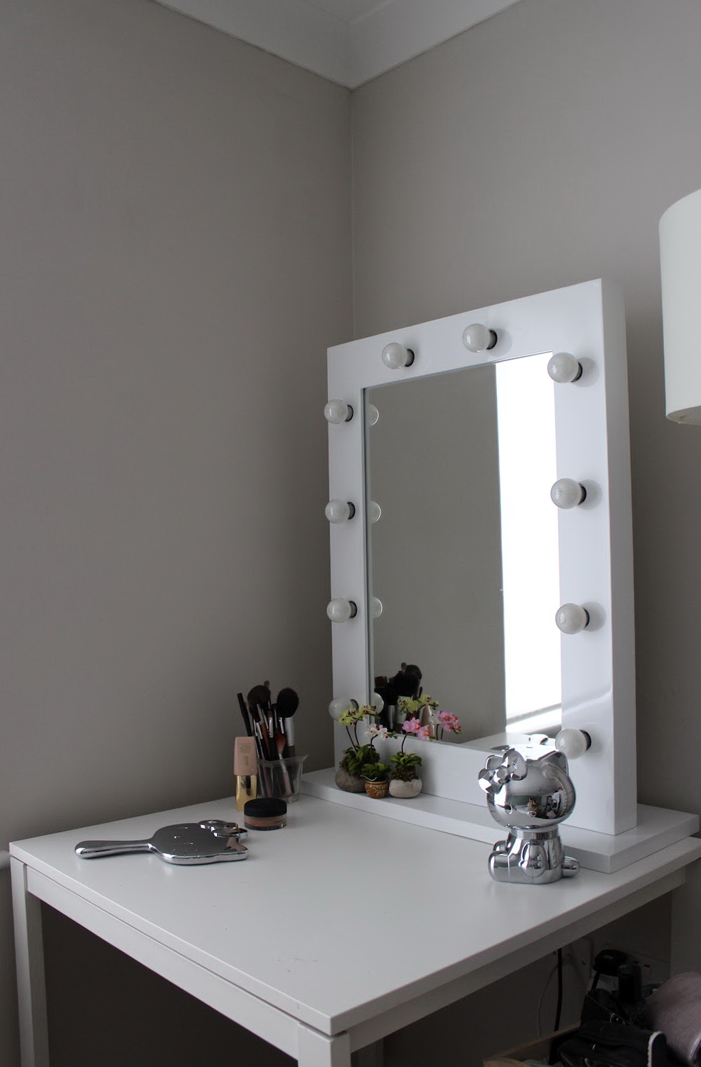 Modern Vanity Table Lights | Home Design Ideas