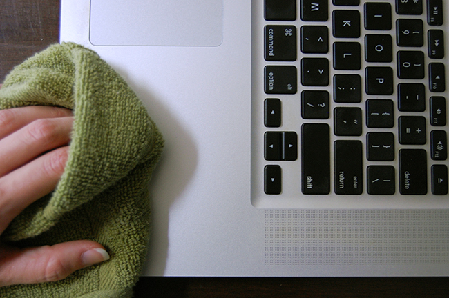 How to Clean a Laptop Screen and Keyboard - A Clean Bee
