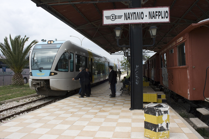 Τσαφ τσουφ το τρενο περνα τσαφ τσουφ περνα και σφυρα! | Παραθυρο στον Κοσμο
