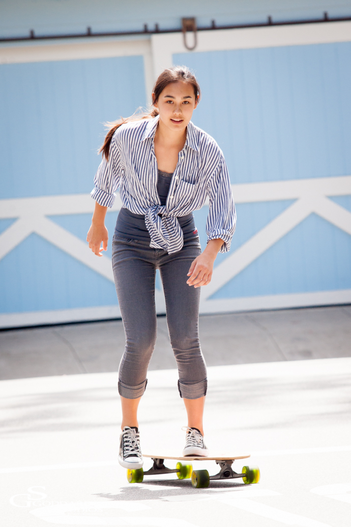 Laguna Beach Photographer: Tracy in downtown | Anna Goddard