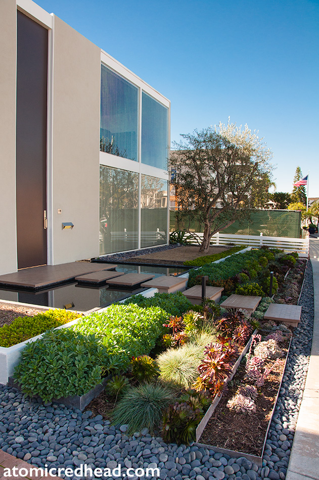 Case Study House #25 | Atomic Redhead