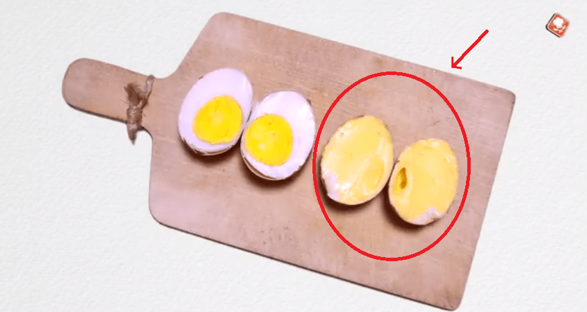 Cooking 101: How To Prepare Scramble Eggs Inside The Shell - AttractTour