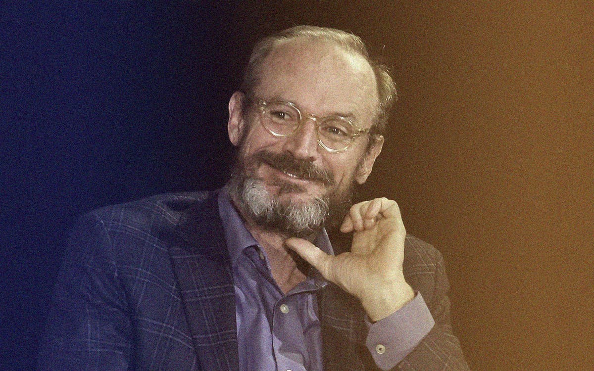Interview: Actor Toby Huss on 'City of Lies,' 'Dickinson,' and His ...