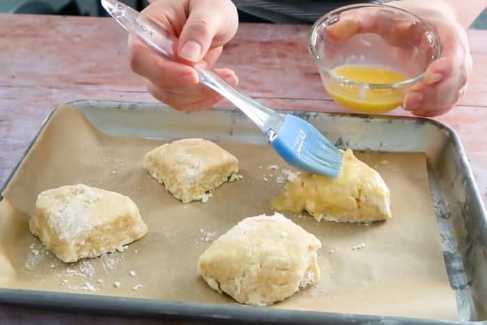 What is an Egg Wash for Baking, How to Make an Egg Wash I Baker Bettie