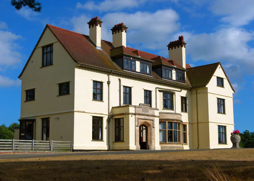 Stories behind Sutton Hoo - A Bit About Britain