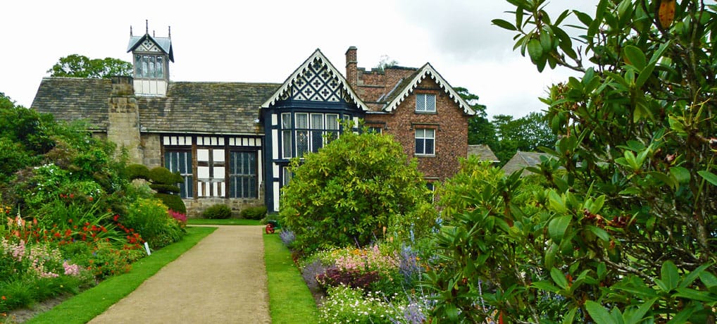 Wandering around Rufford Old Hall - A Bit About Britain