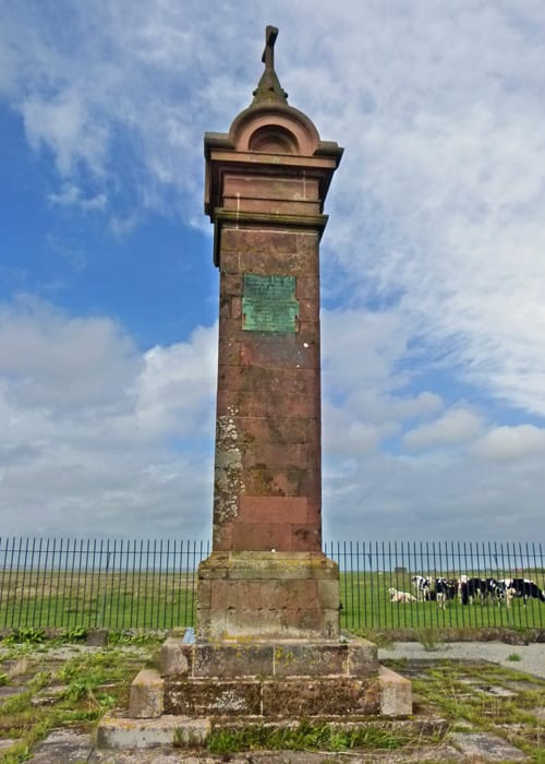 Memorial to Edward I - A Bit About Britain