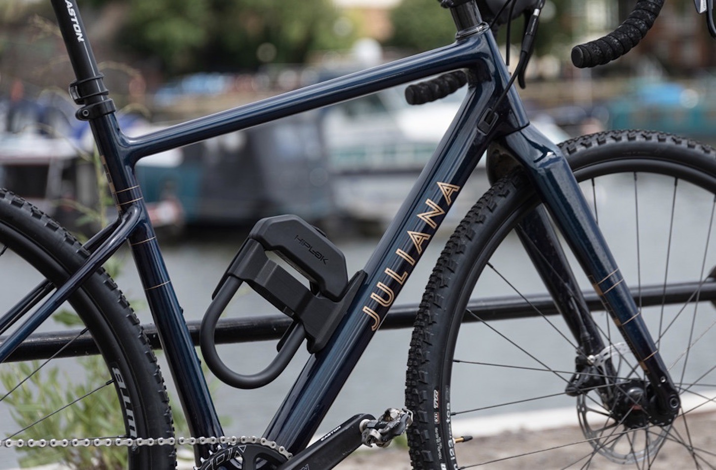 CapoVelo.com - Hiplok Launches DXF U-Lock with Unique Frame-Mounted ...