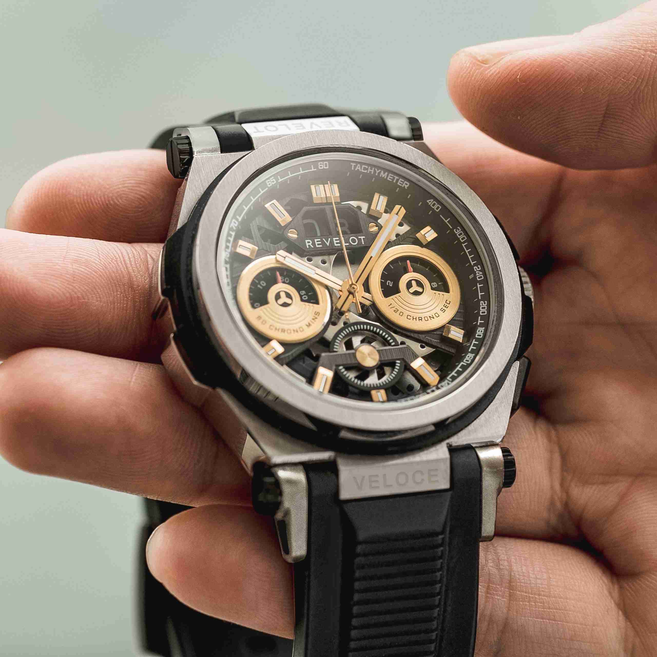 Revelot puts a "supercar" on your wrist with the R9 Veloce – Centre Seconds