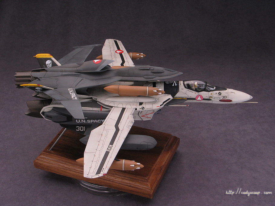 Macross Zero VF-0S Valkyrie with Ghost – Cod T Modeling
