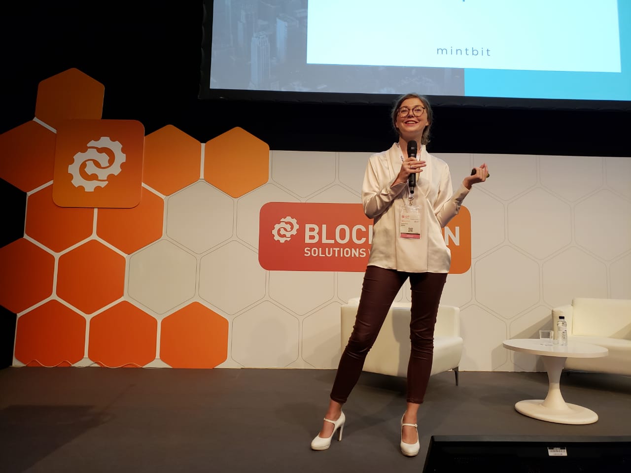 IOTSWC 2018: En el escenario de Blockchain, Arwen Smit presentó el ...