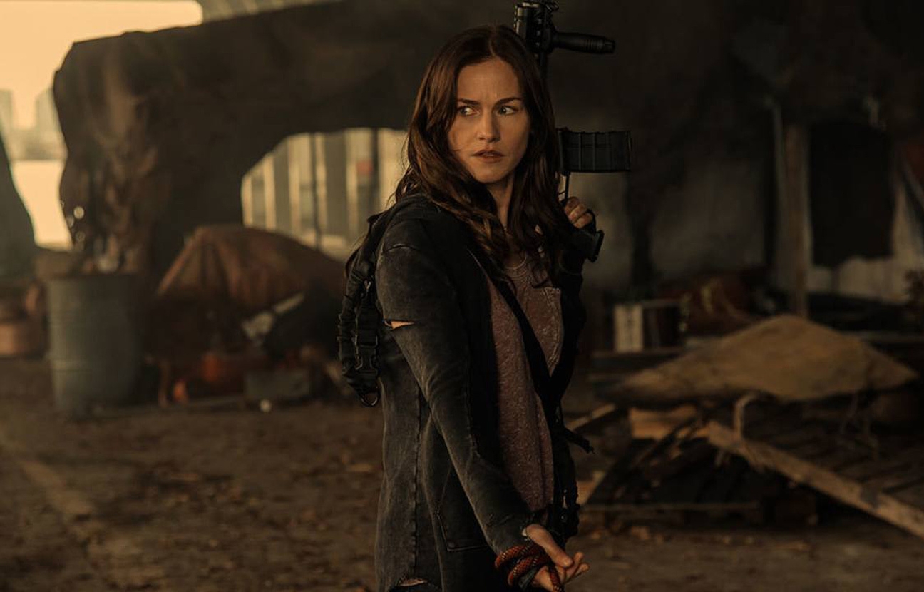 True TV: 'Van Helsing' Returns to the Vampire Fray; 'Mr. Robot' Delves ...
