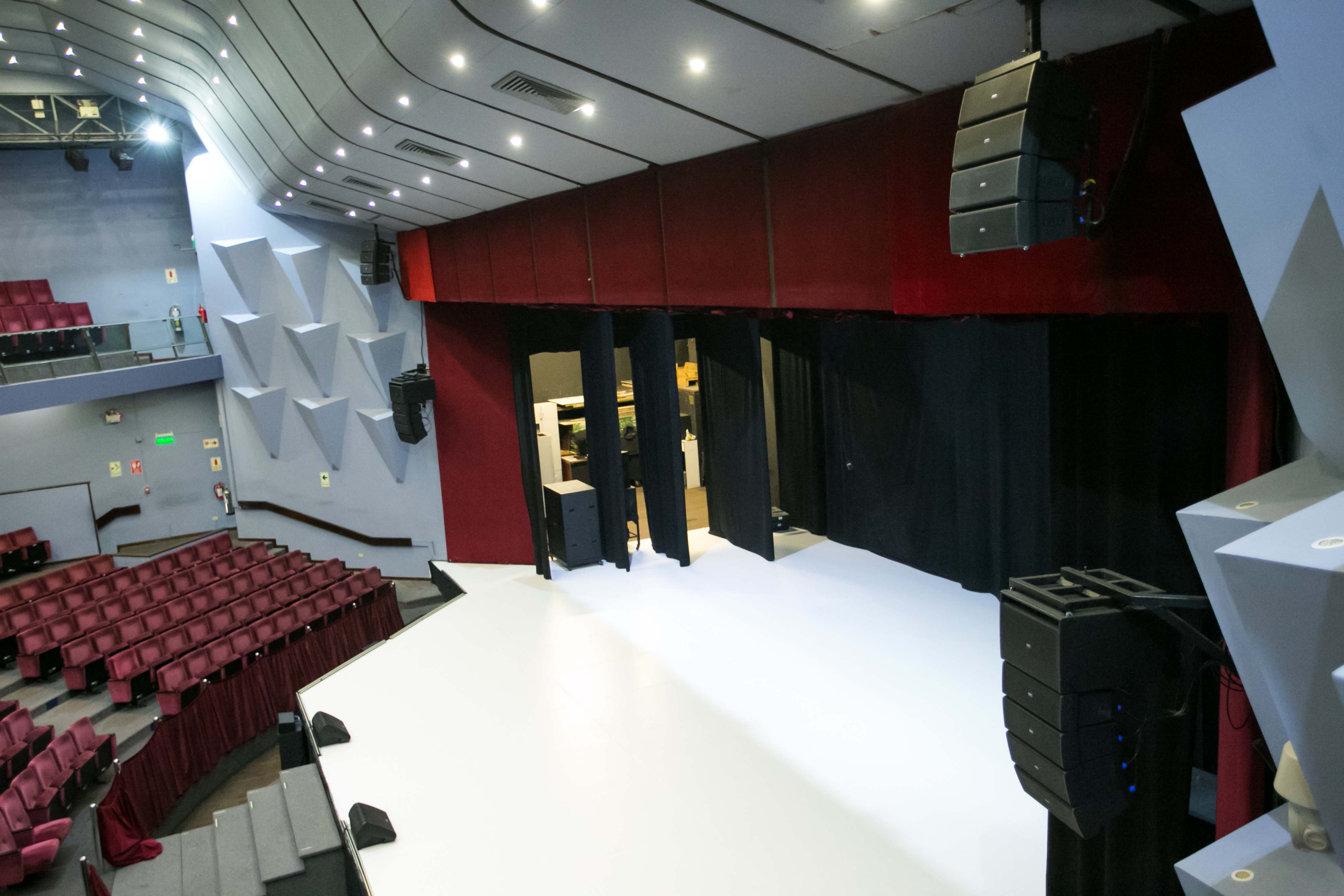 Caso de éxito: Teatro Peruano Japonés (destacan: line arrays FBT Mitus ...