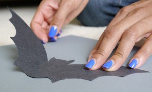 Flying Halloween Bats Tutorial + Free Printable! | Eat Move Make