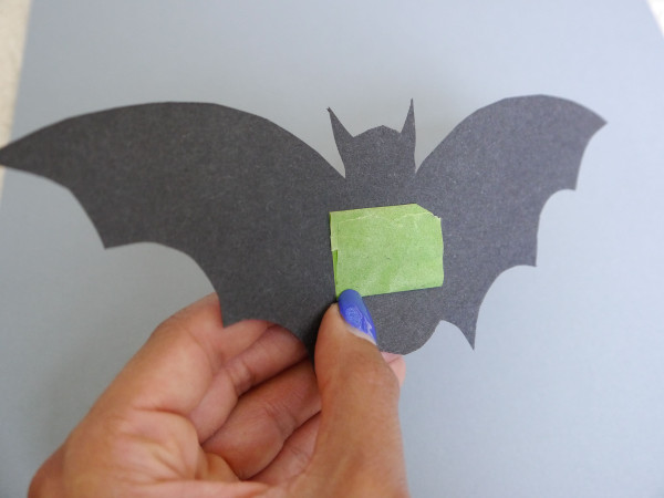 Flying Halloween Bats Tutorial + Free Printable! | Eat Move Make