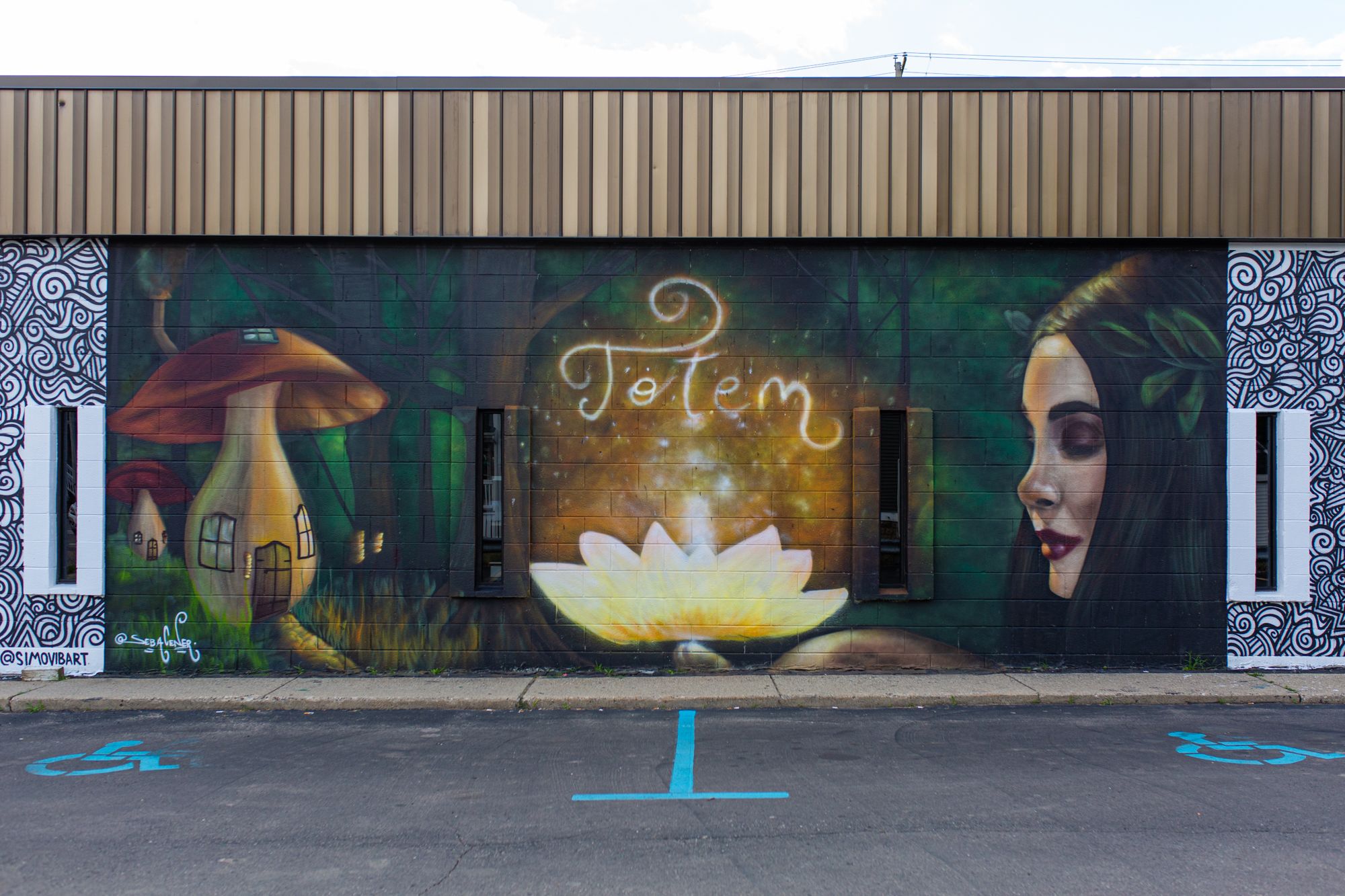 Totem books reopens, plans outside book sale events - Flint Beat