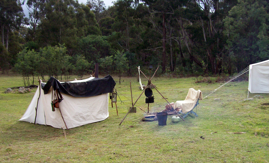 Bob Ellis' focus on canvas period tents - Southern Cross Free Trappers