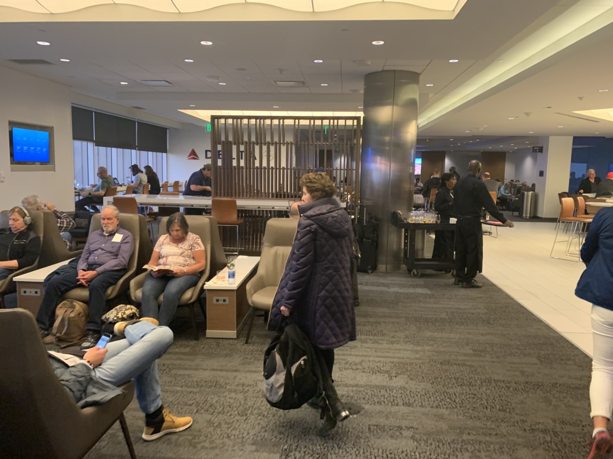 Review Delta Sky Lounge Atlanta - Concourse E nabij Gate E15 - InsideFlyer