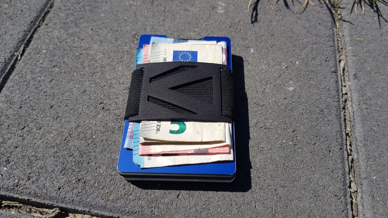 Aviator Slim Wallet - das Portemonnaie im Scheckkartenformat mit Extra ...