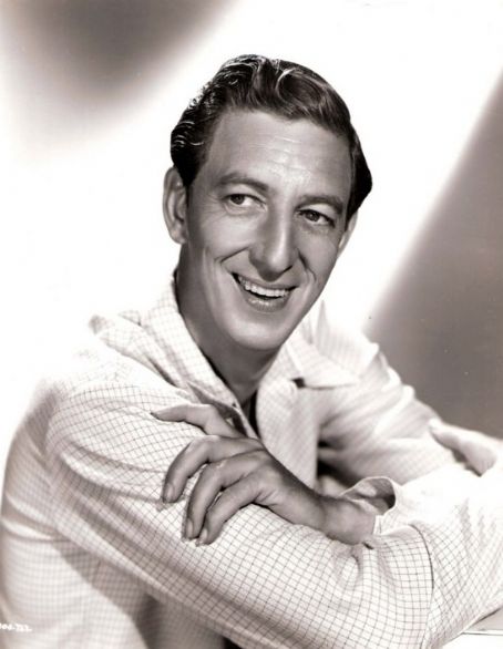 Beyond The Rainbow: RAY BOLGER | THAT'S ENTERTAINMENT!