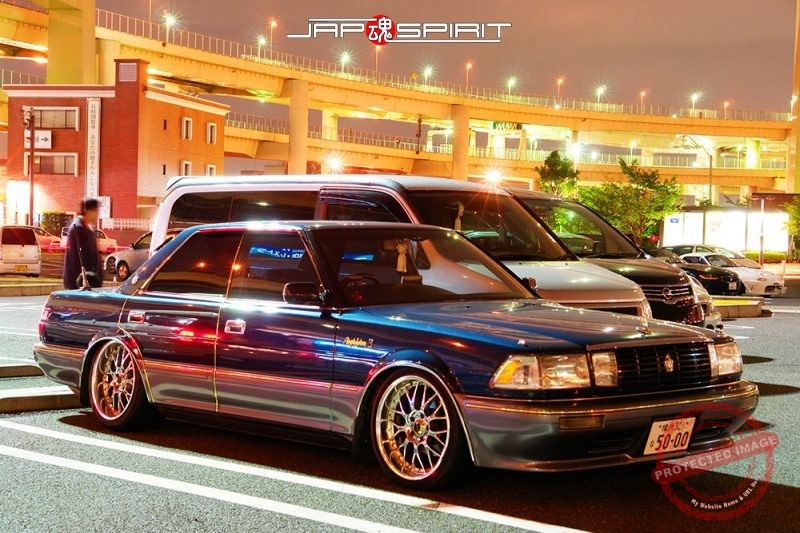 TOYOTA crown 8th s13, VIP style dark blue and silver two tone color low ...