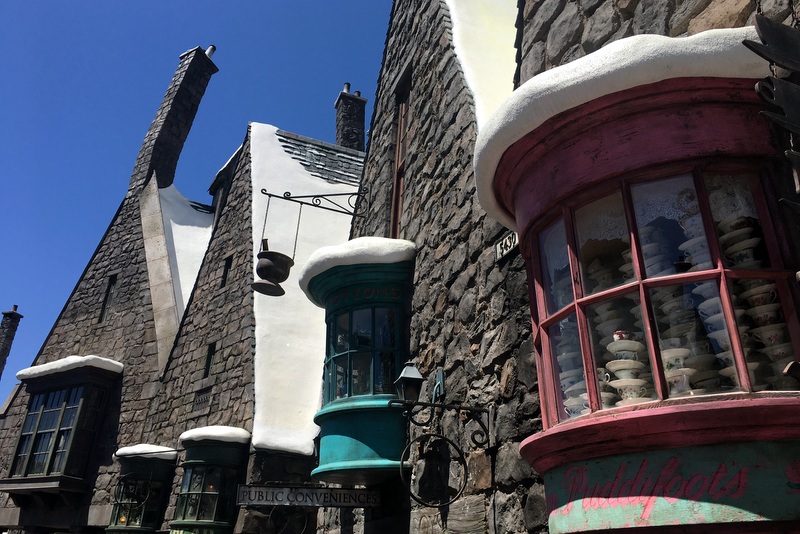 Snapshots of Hogsmeade - LA Explorer