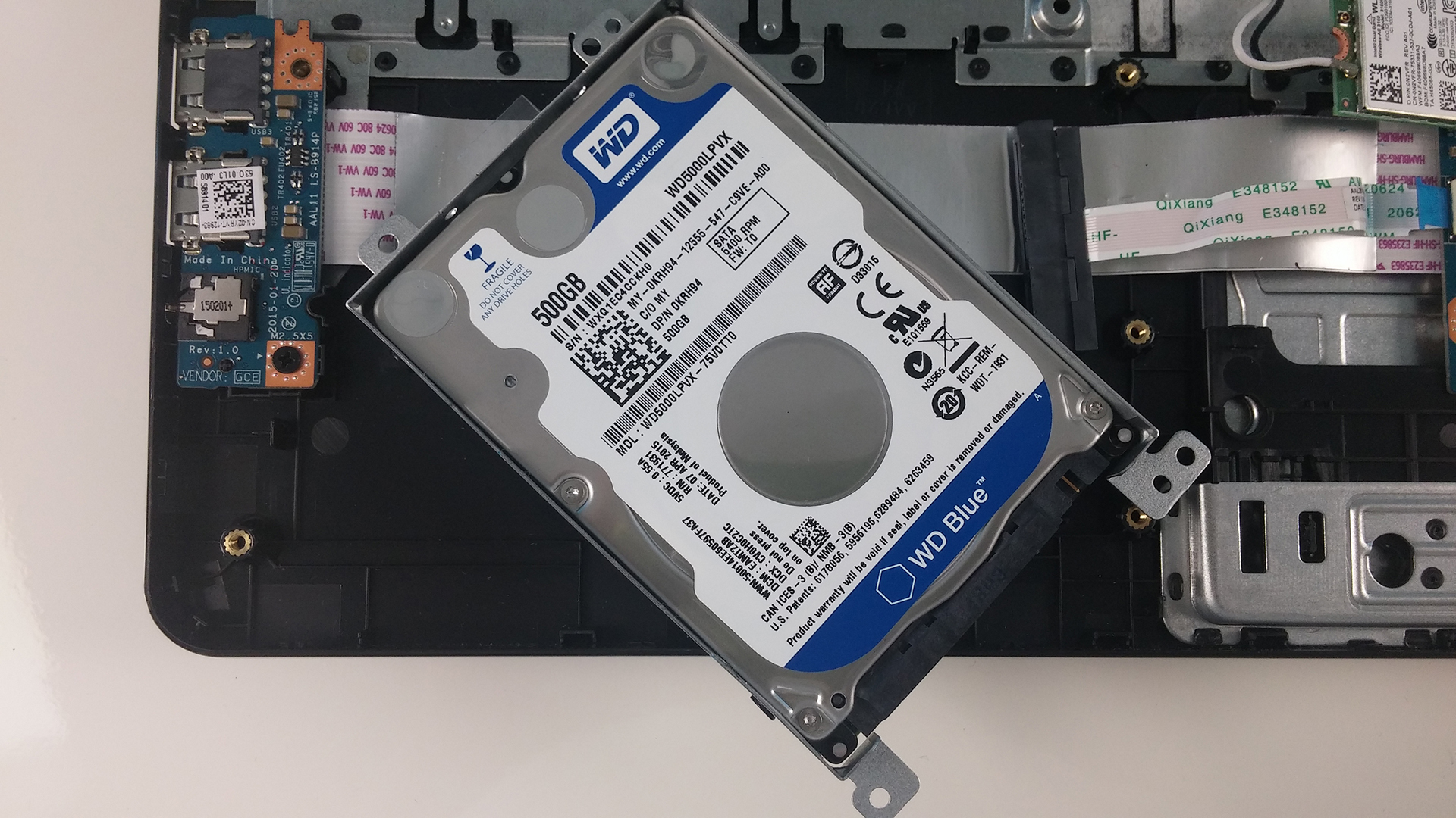 Inside Dell Inspiron 5551 (15 5000) – disassembly, internal photos and ...