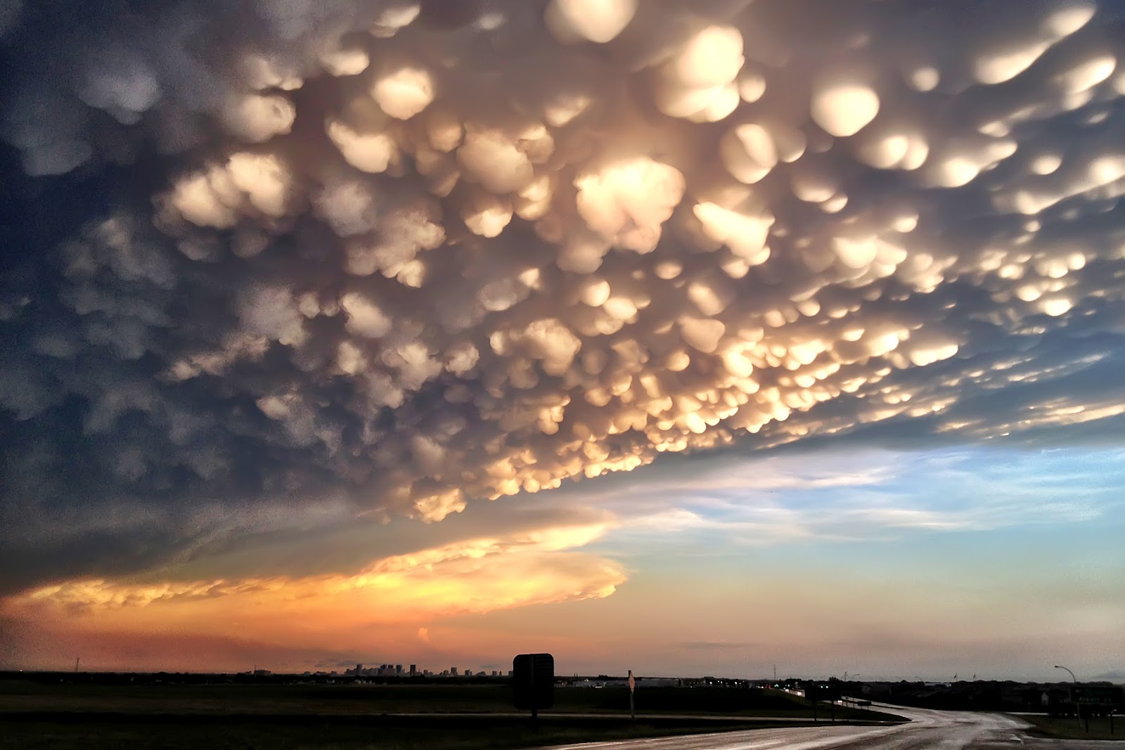 Mammatus Clouds 5 - Listverse