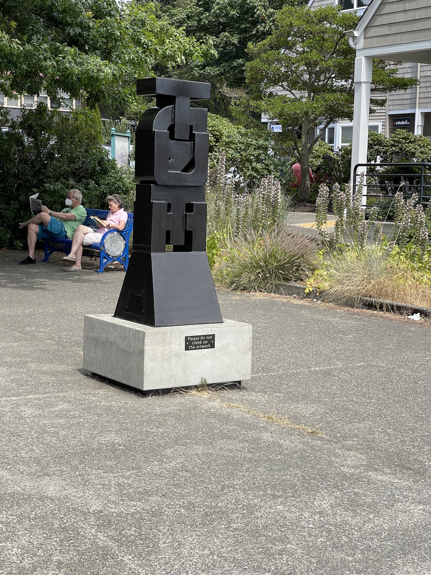 TRUTH – Sculpture, Form In Space