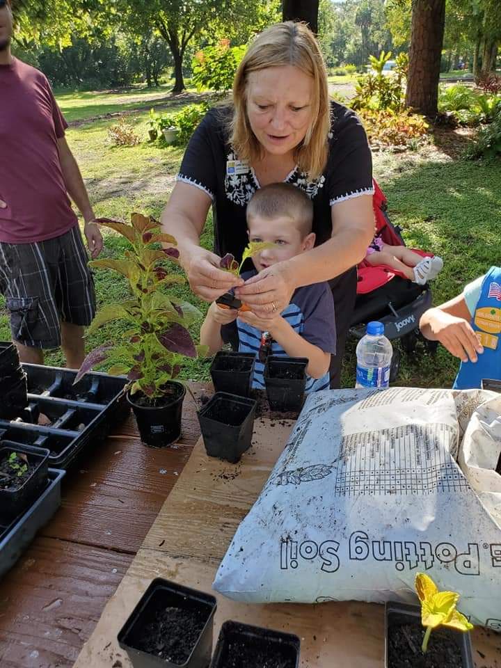 Honey Bee Helper Service Patch Program® - MakingFriends