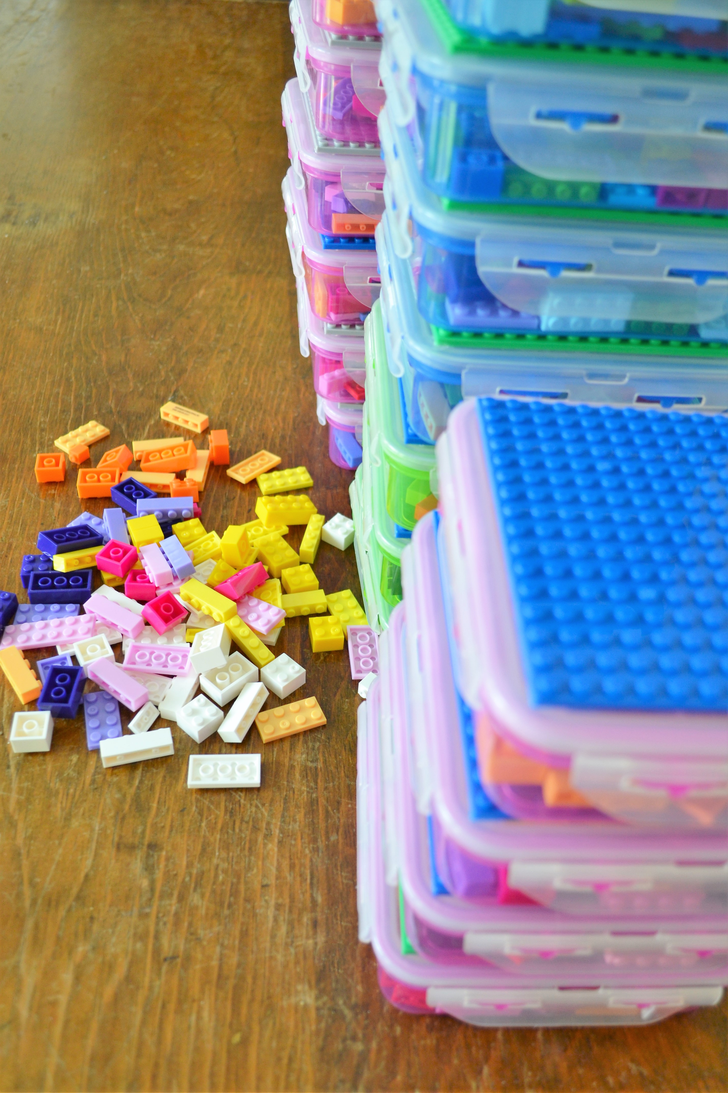 Travel LEGO Kit: Awesome DIY Kids Party Favor Idea! - DIY Lego kits ...