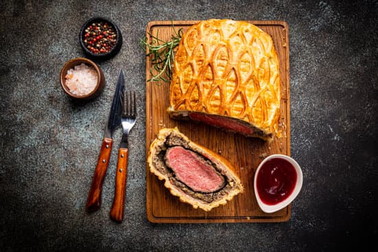 Beef Wellington Vs Beef En Croute: The Ultimate Taste Test - DeliFo