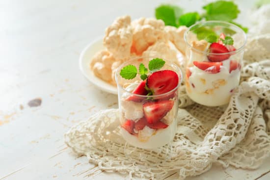 Eton Mess Vs Trifle: The Ultimate Face-Off - DeliFo