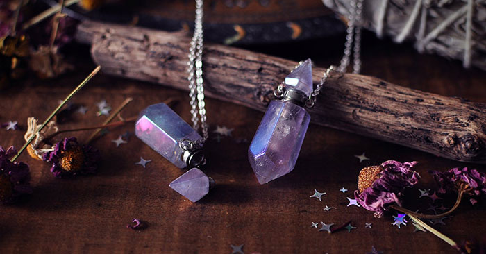 Potion Bottle Necklaces Made of Crystal and Quartz - Media Chomp