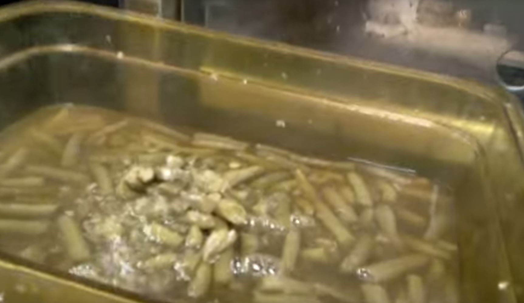 Vomit-inducing video shows how rank KFC food is stored in kitchen ...