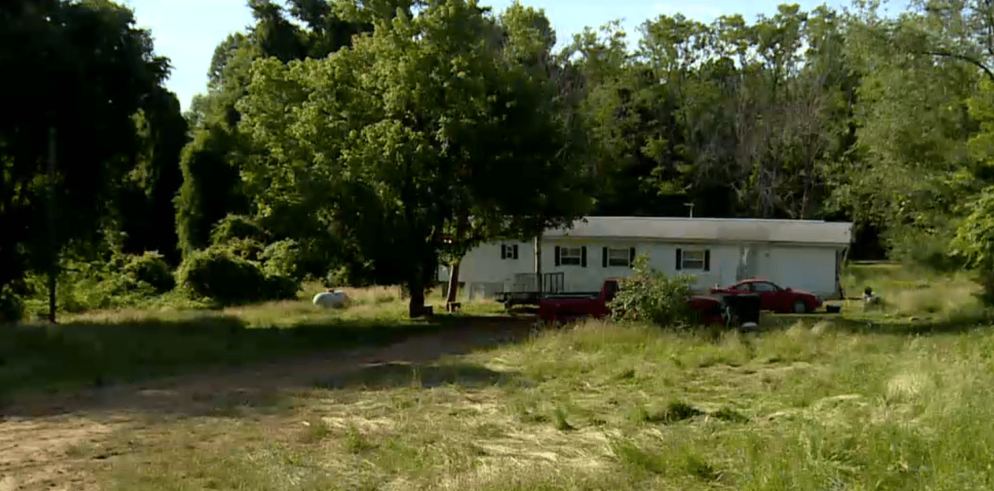 Parents 'killed baby then chained his tiny corpse up and tossed it down ...