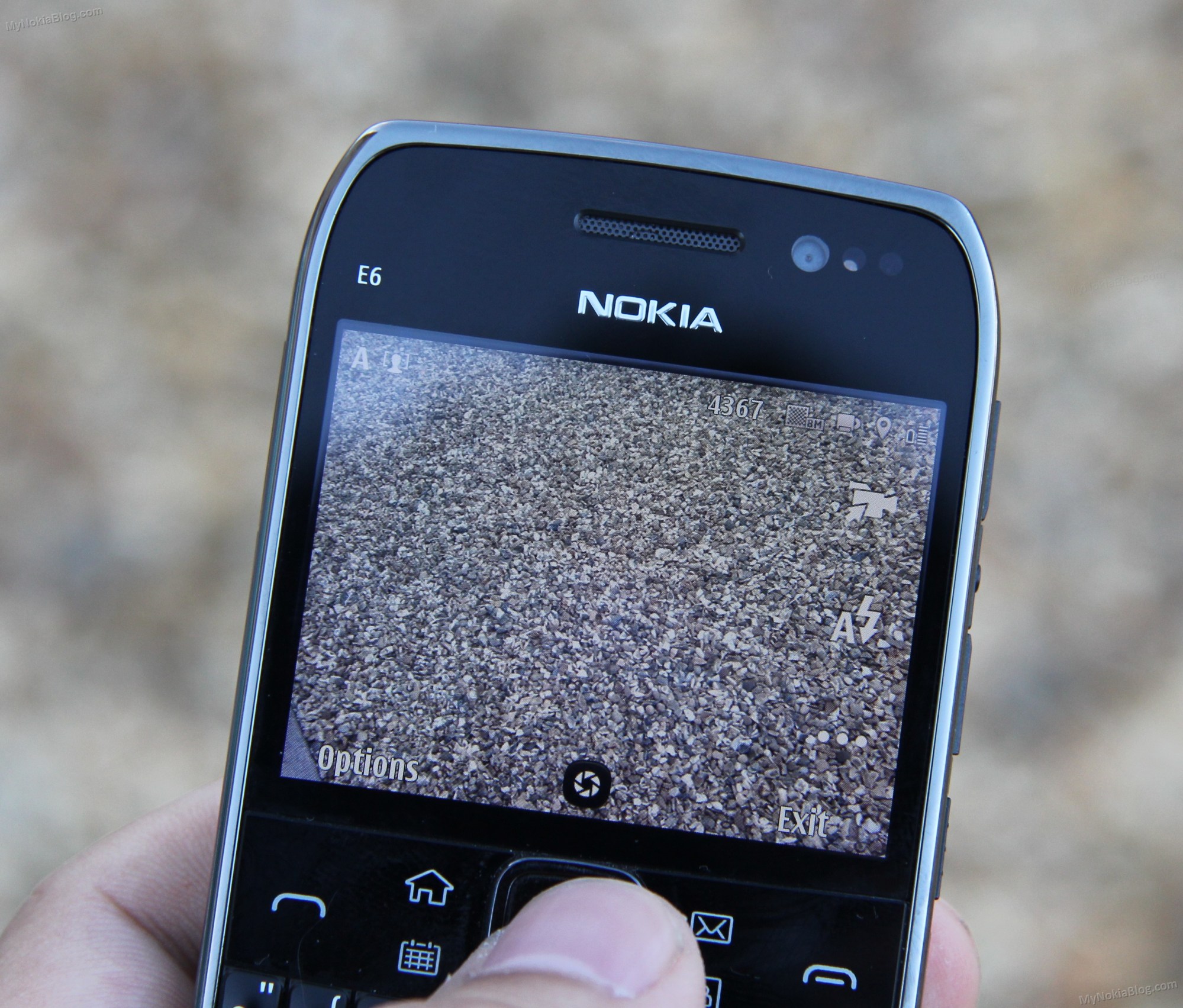 Short Nokia E6-00 Review from MyNokiaBlog.com : My Nokia Blog - 200