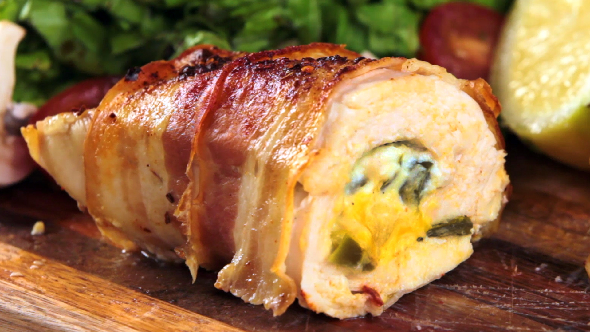 Cómo hacer un exquisito pollo relleno - Ocho Sabores