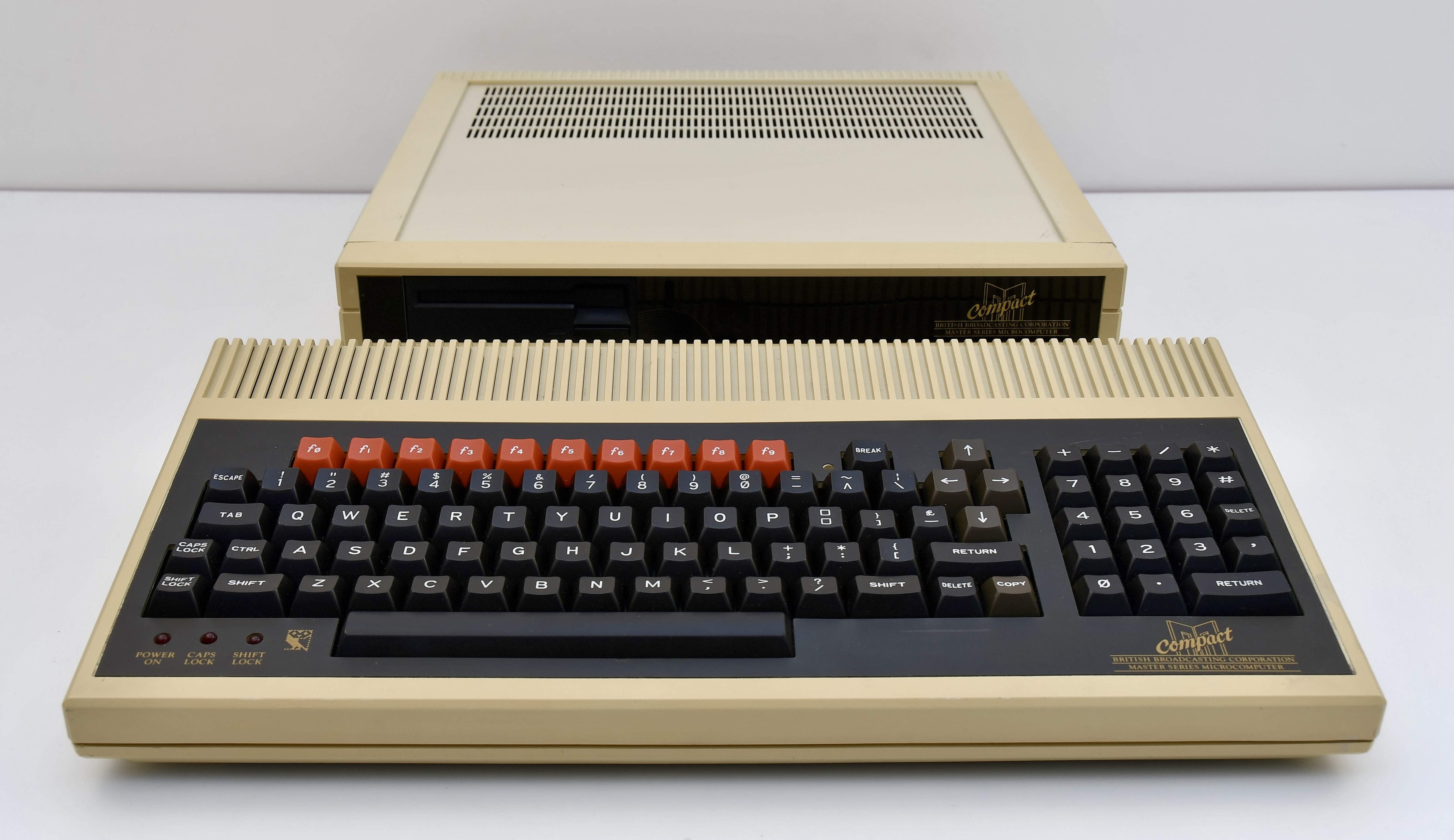 BBC Master Compact FDD - Old Crap Vintage Computing