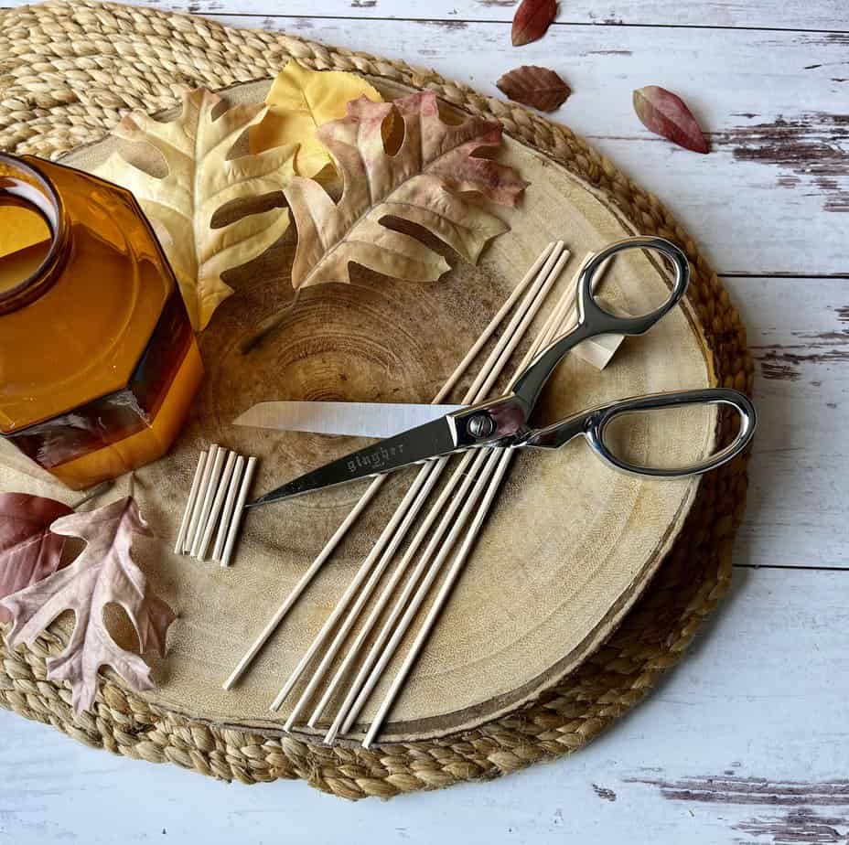 DIY Reed Diffuser in 20 Fall Scents {pumpkin spice, apple orchard ...