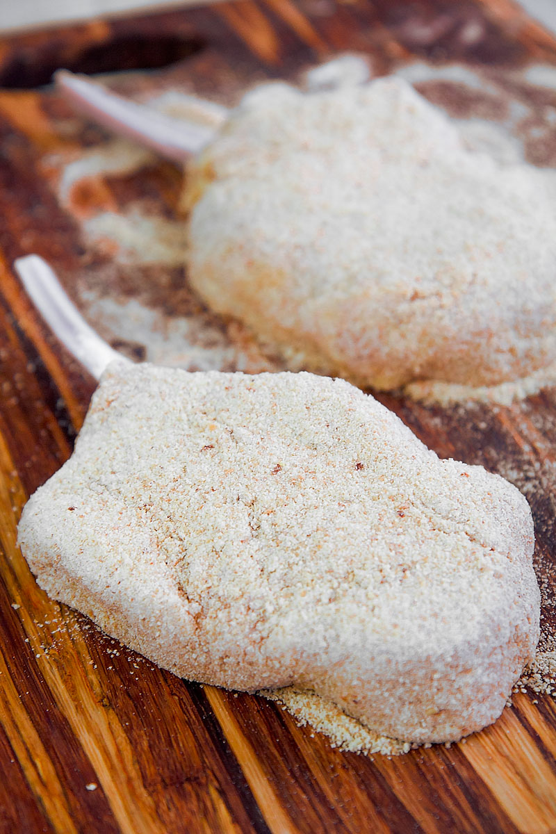 COTOLETTA ALLA MILANESE RECIPE & HISTORY-all you need to know!