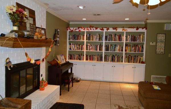 How to Simplify and Organize Your Homeschooling Bookshelves