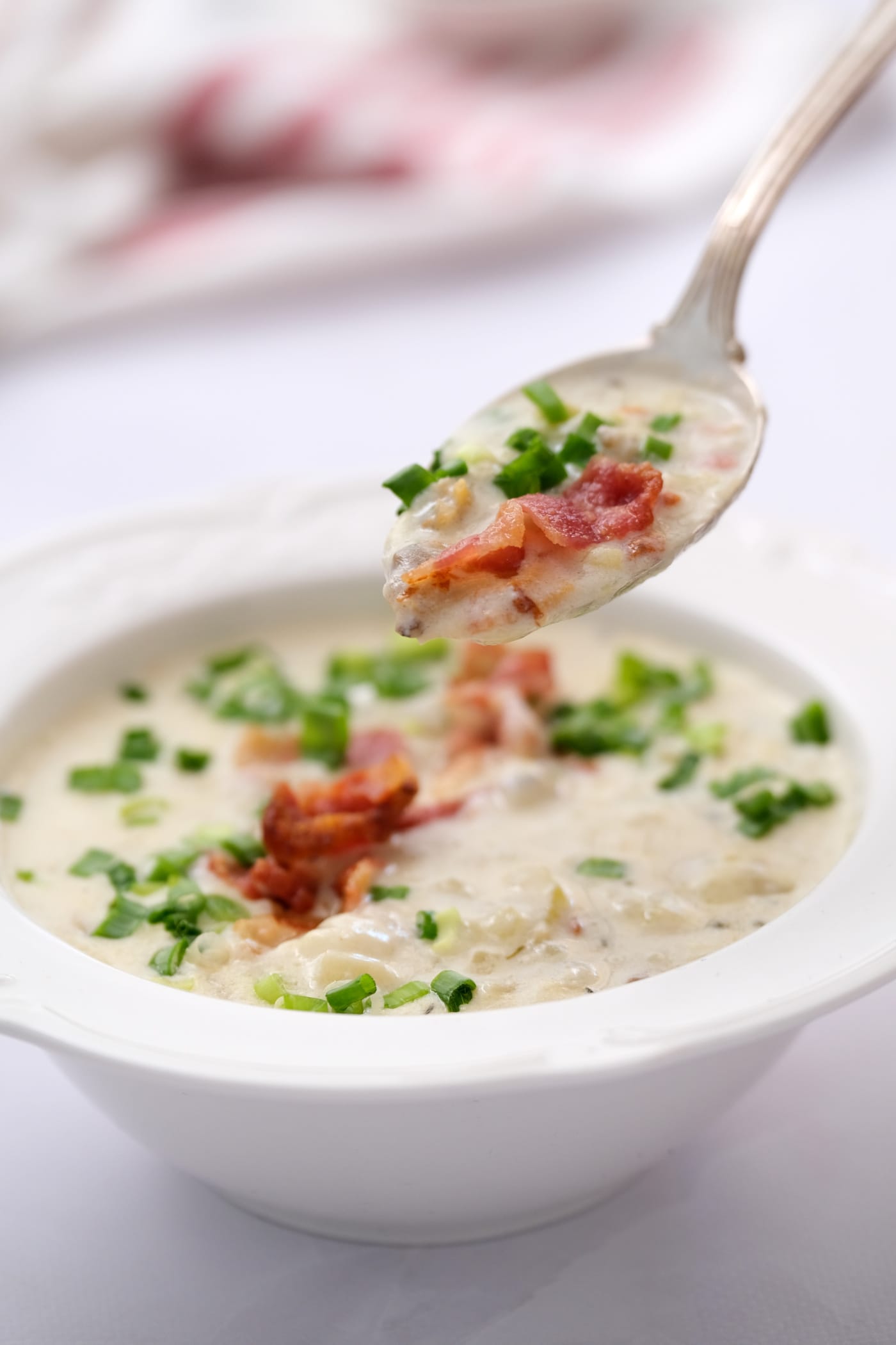 Best Clam Chowder Recipe (VIDEO) - Reluctant Entertainer