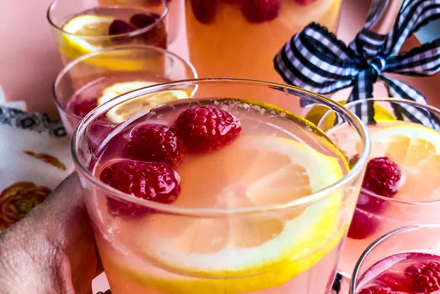 Easy Raspberry Lemonade Recipe - Reluctant Entertainer
