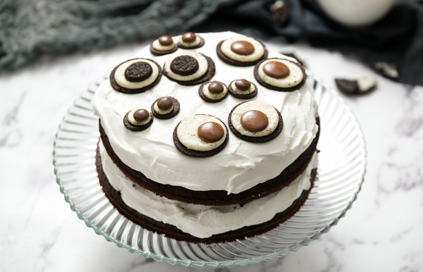 Spooky Oreo Halloween Cake - Reluctant Entertainer