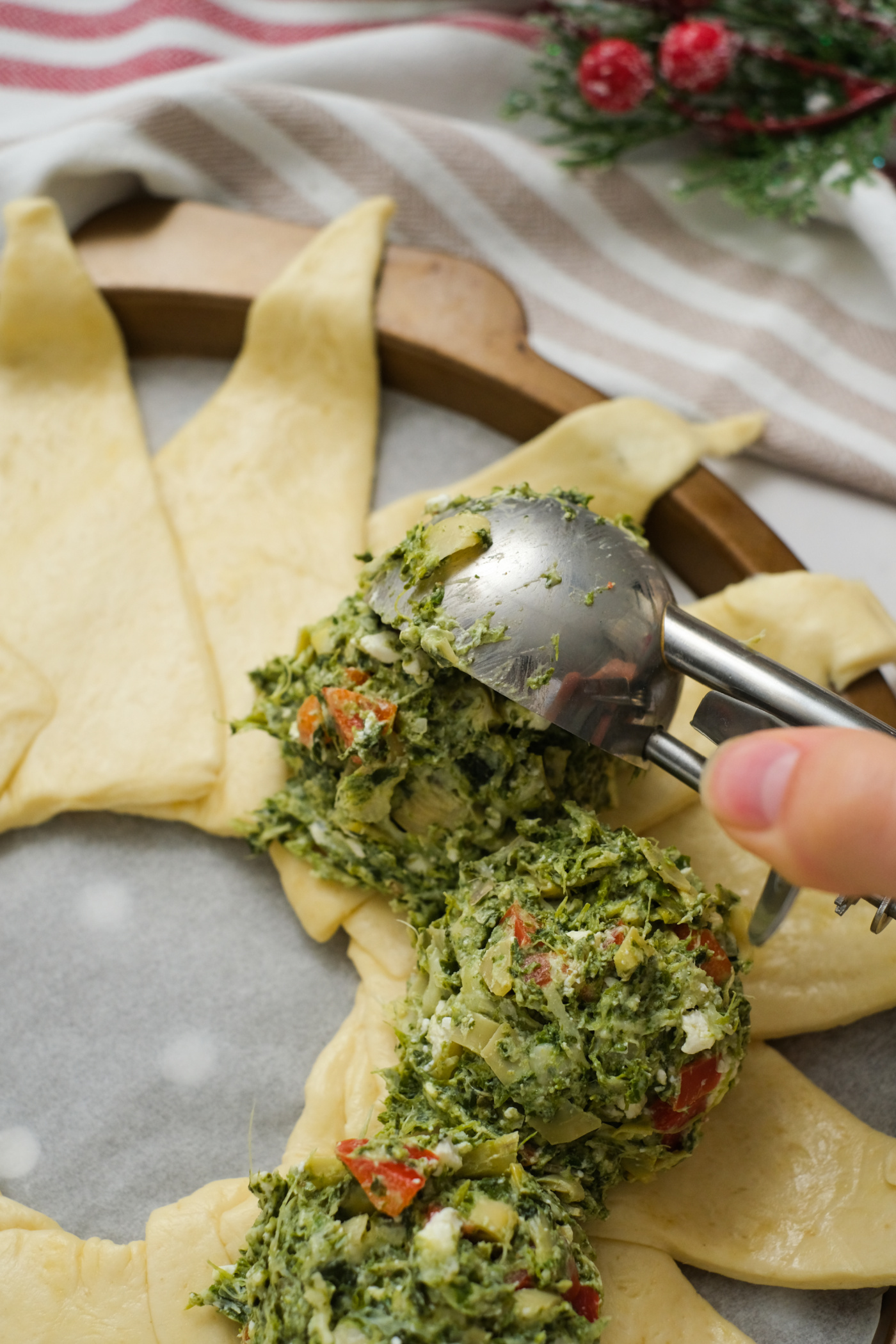 Spinach Dip Crescent Wreath - Reluctant Entertainer