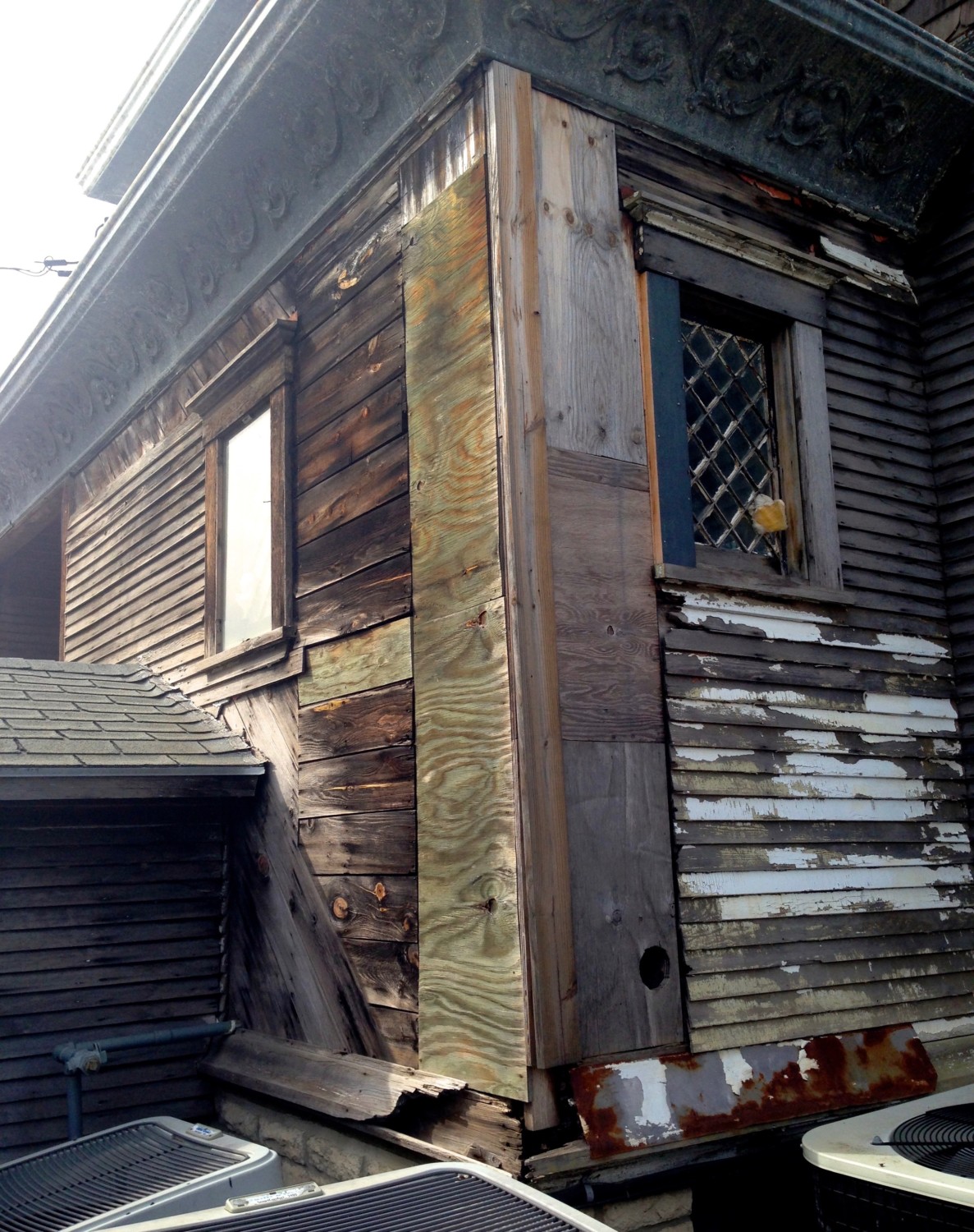 The Never-Ending Pantry Windows – Restoring Ross