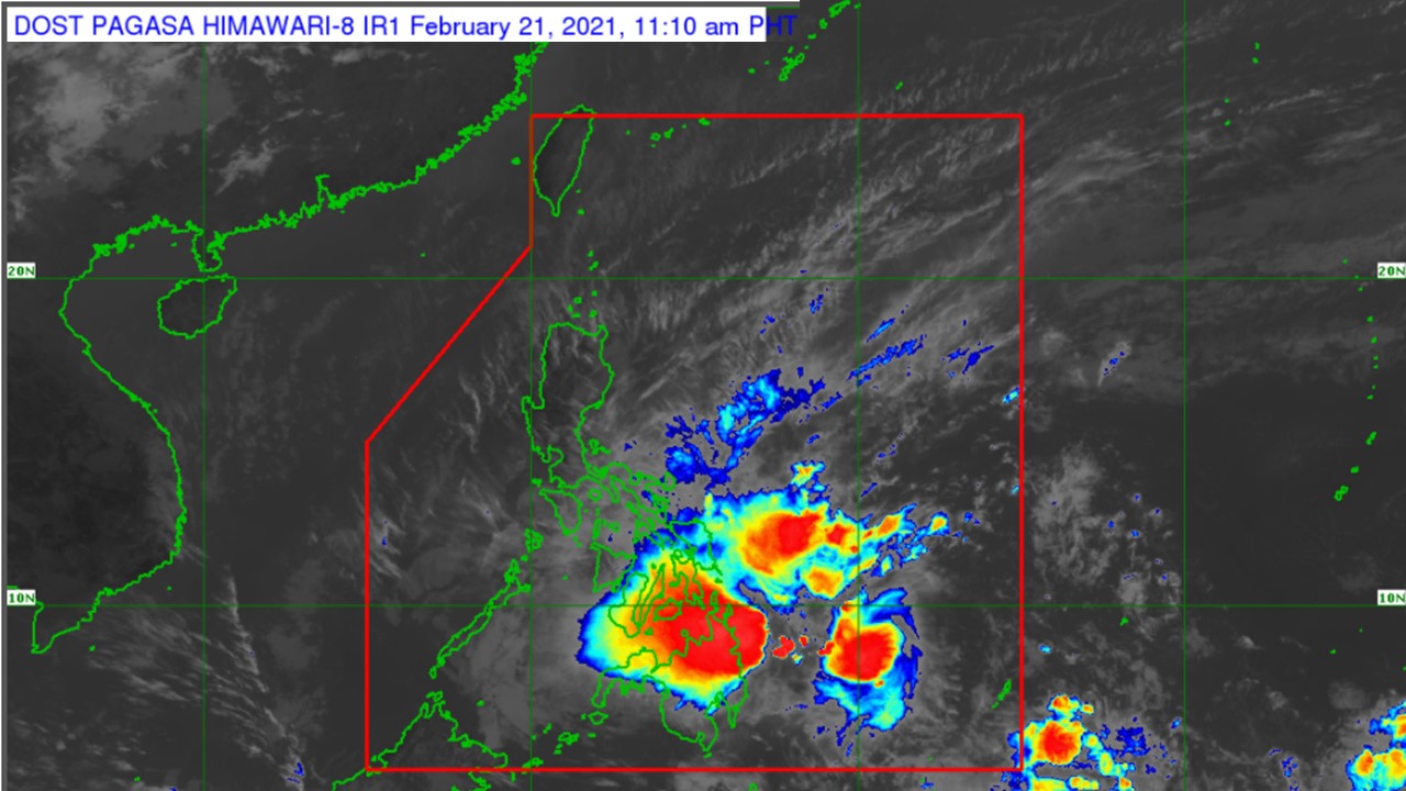 Bagyong “Auring”, napanatili ang lakas habang nasa Philippine Sea ...