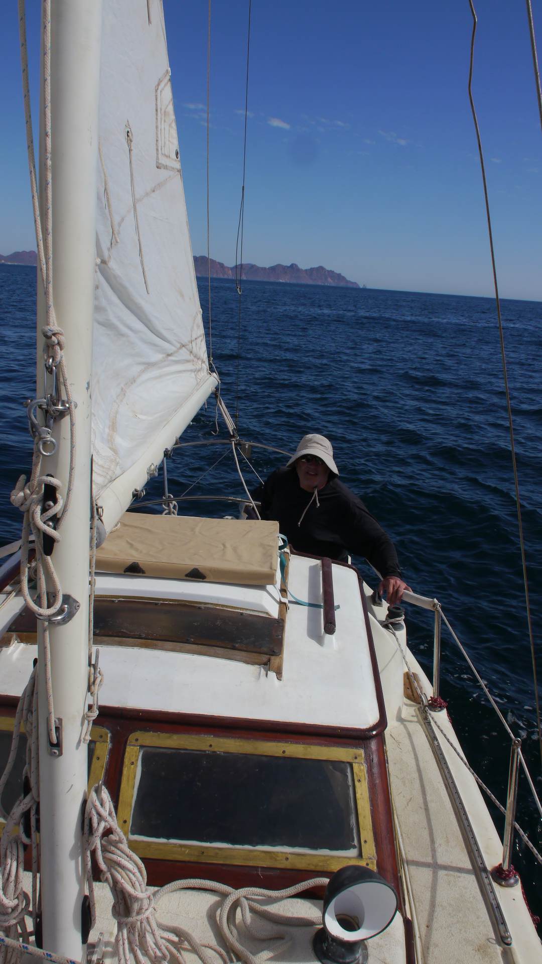 Dialing in a Halman 20 in San Carlos | sailsancarlos.com